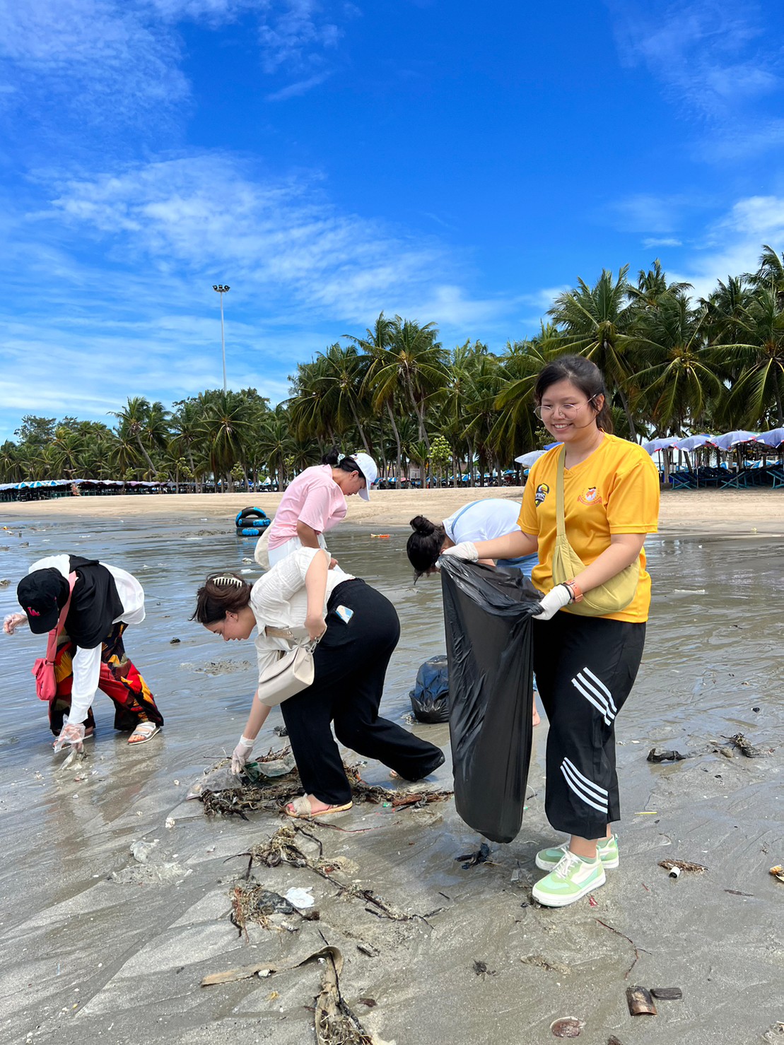 Bang Saen Beach Clean-Up - Pan-Asia International School